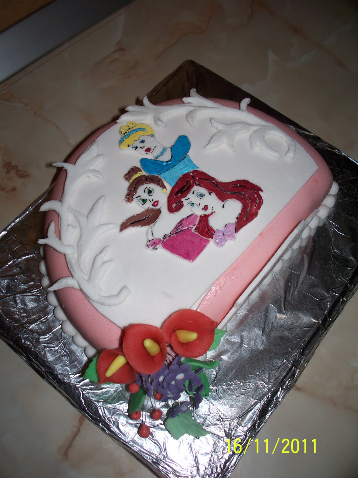 torturi si prajituri romanesti londra Daniela : tort cu printese