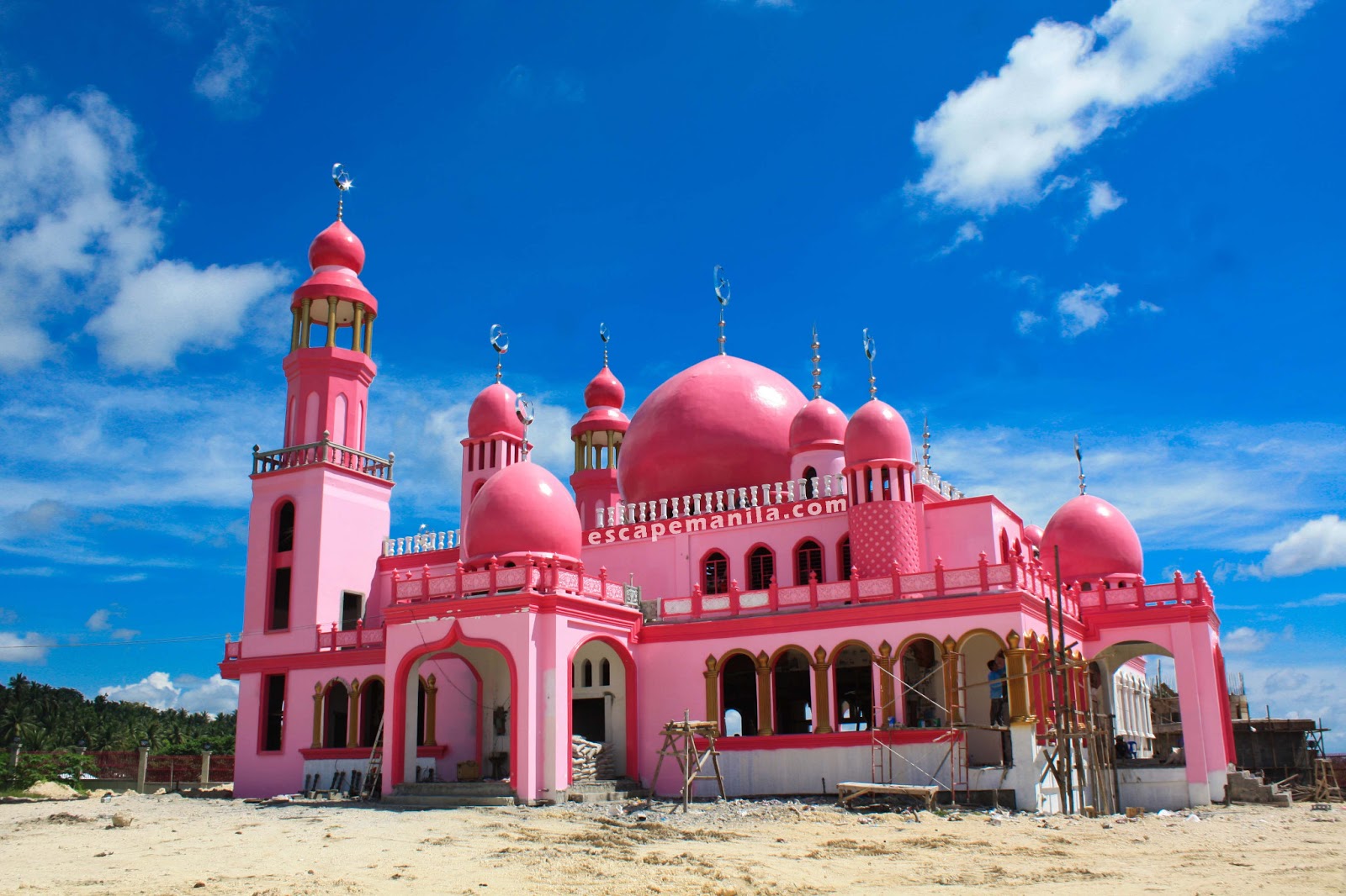 Maguindanao's Pink Mosque and Inaul Weaving Center - Escape Manila