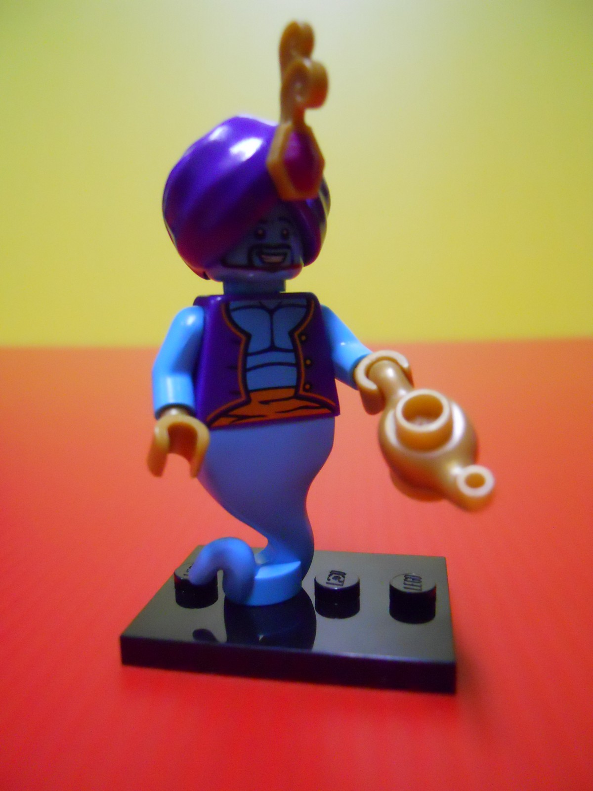 Dexters Diecasts (DexDC): Lego Minifigure #8827 Series 6 ~ GENIE