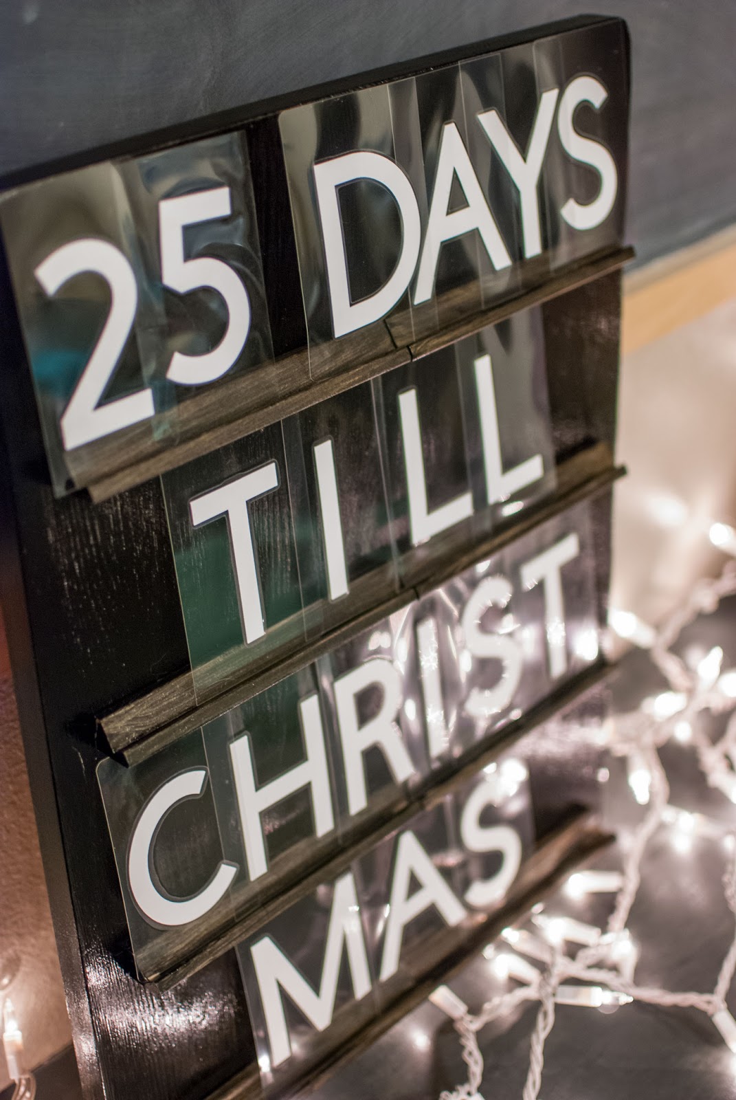 DIY Christmas Countdown Letterboard Wood Sign The Dotted Nest diy-christmas-countdown-letterboard-wood-sign-the-dotted-nest