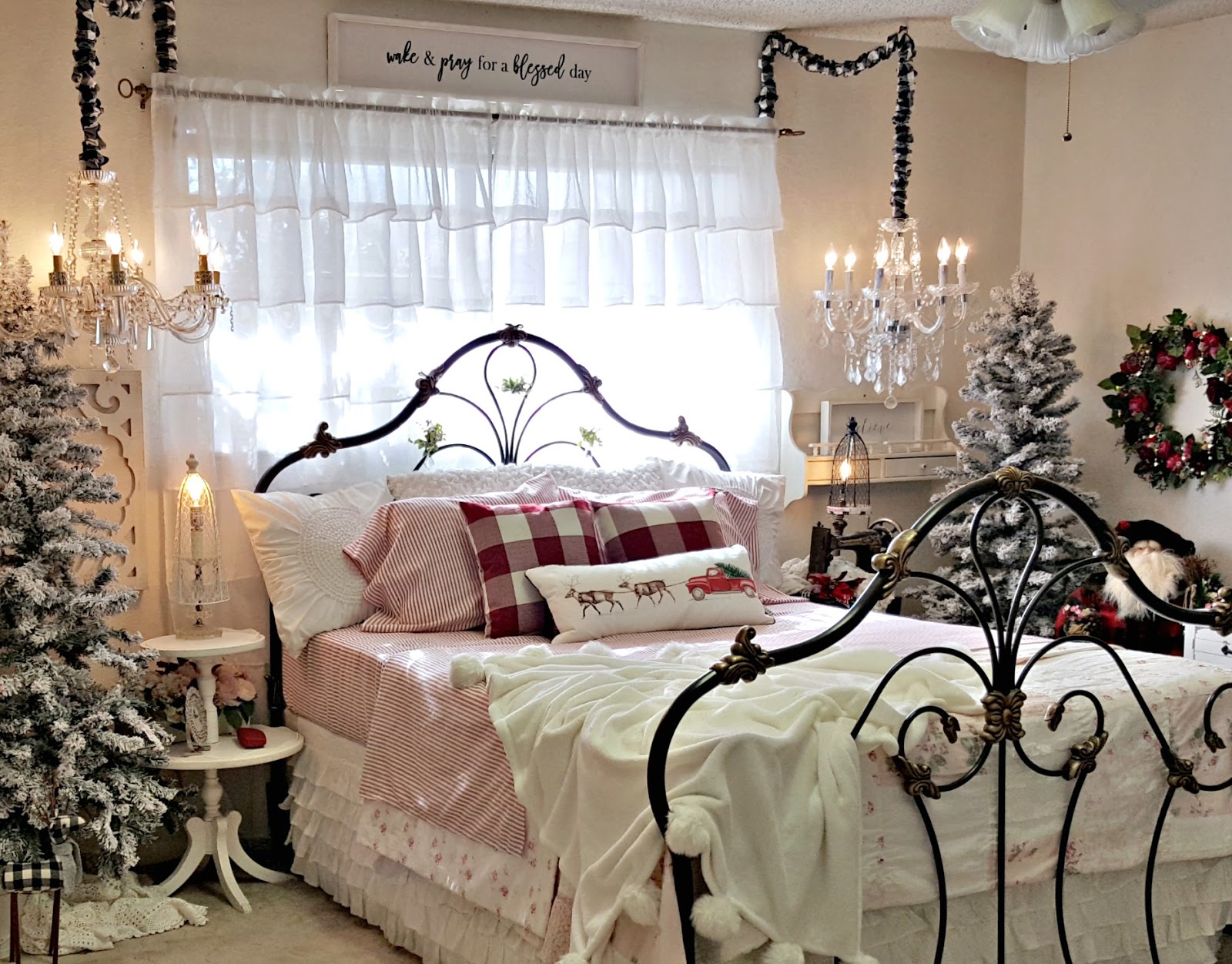 Penny's Vintage Home: Cozy Christmas Master Bedroom
