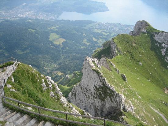 OPINIONES Y HECHOS: MONTE PILATUS. EL EMBLEMA DE LUCERNA