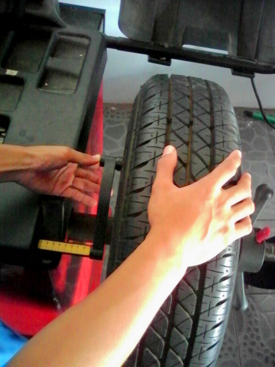 Cara Menggunakan Mesin Balancing Roda Yang Baik Dan Benar - Info Ban