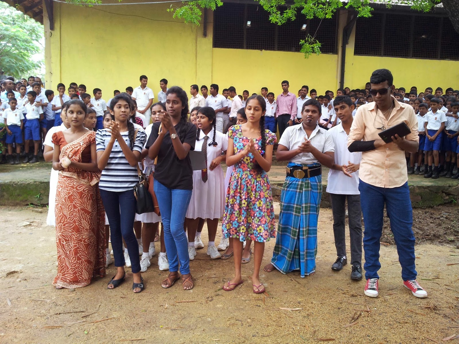 වැලි පිල්ලේන් ගල් ලෑල්ලට .. ගල් ලෑල්ලෙන් ????? "Technology Section of ...