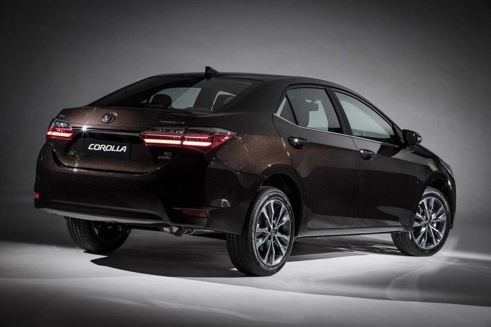 Toyota Corolla 2018: vídeo, preços, consumo, detalhes