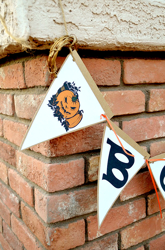 Keeping Things Simple...: DIY Halloween banner BOO