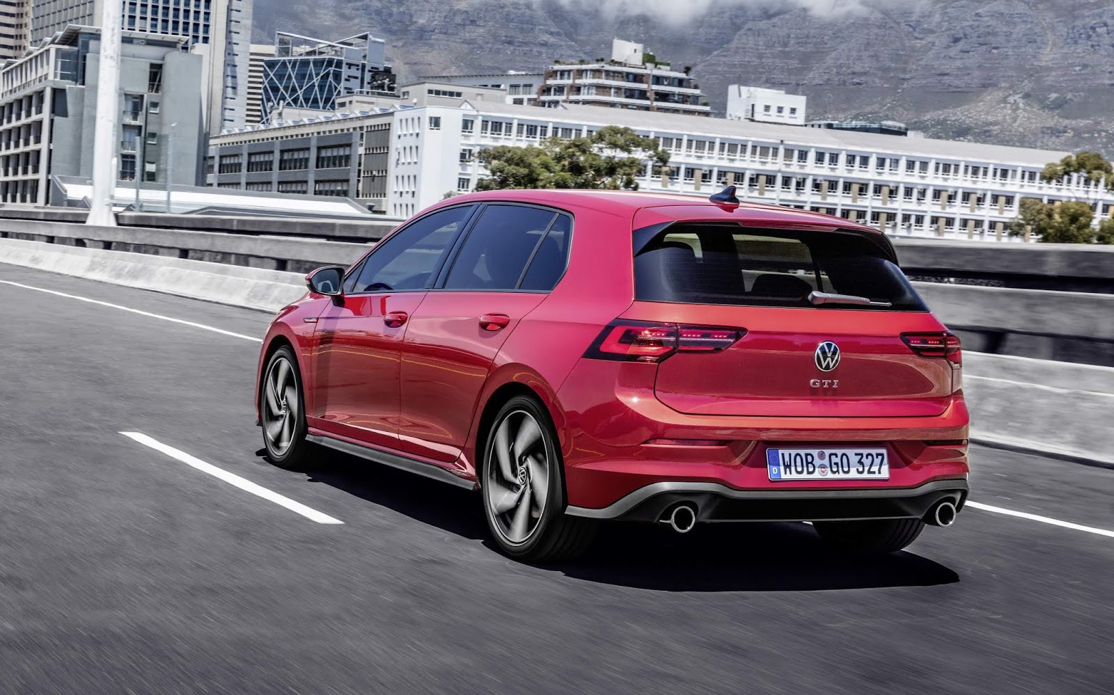 CEO do Grupo VW impressionado com o novo Golf Mk8