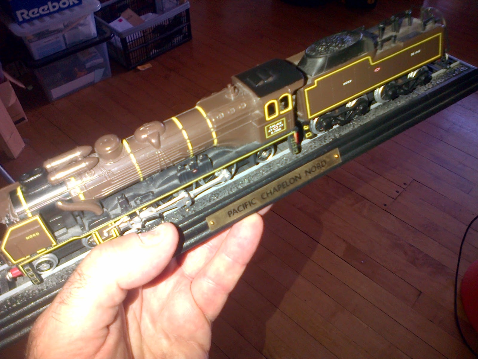 French Model Railway: An H0 scale static locomotive.