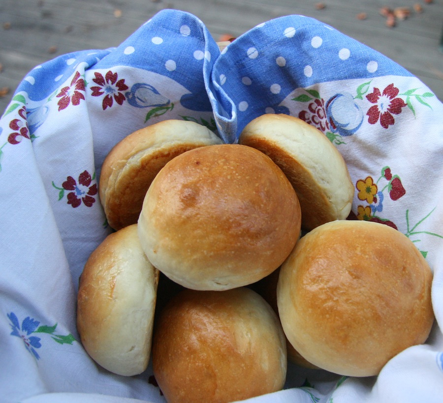 Corner Loaf: Quick and Tasty Hamburger Rolls