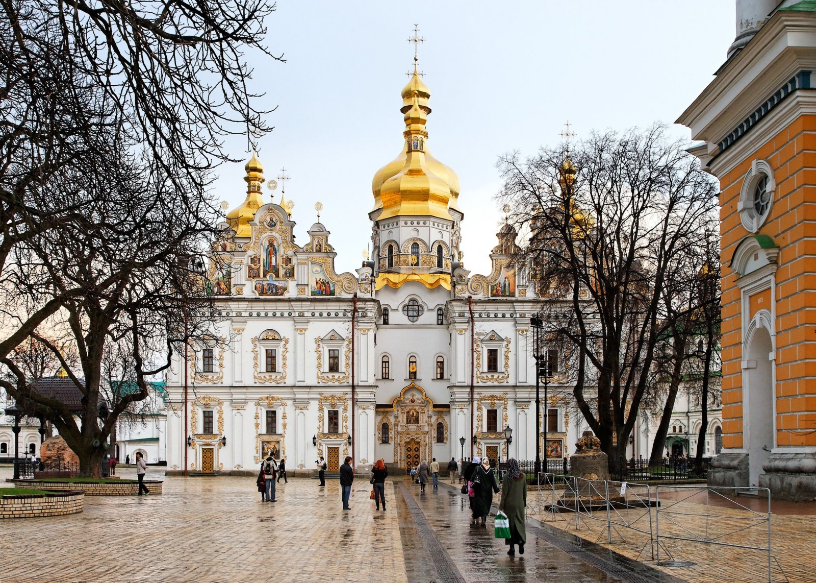 FunAtTrip 7 Incredible Christian Monasteries In The World funattrip-7-incredible-christian-monasteries-in-the-world