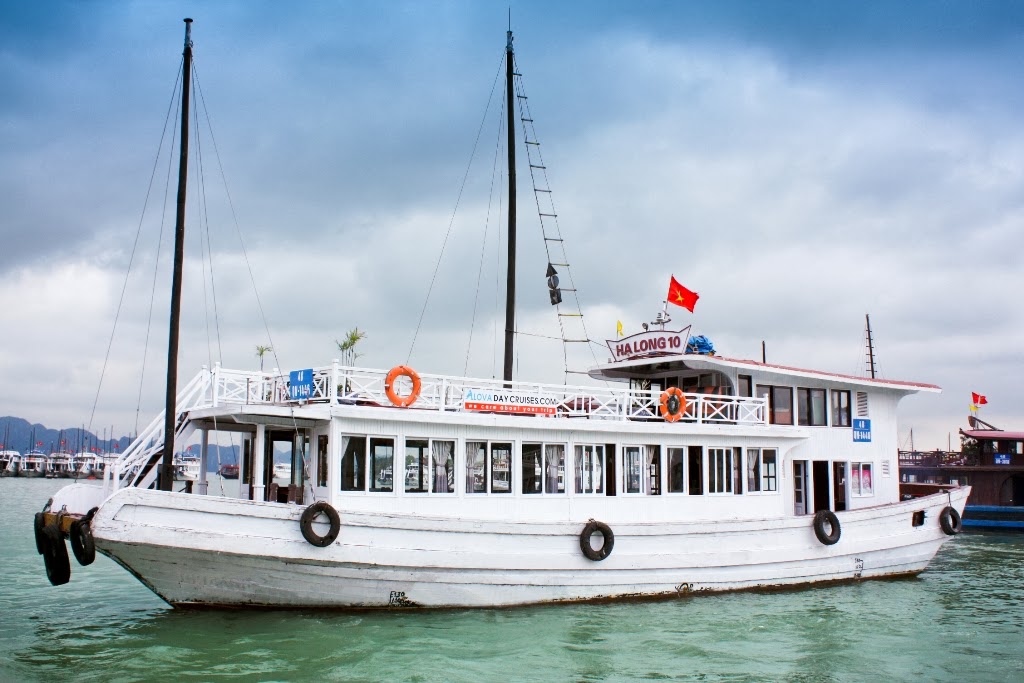 Best and Cheap cruises Halong bay: Alova cruise 1 day tour