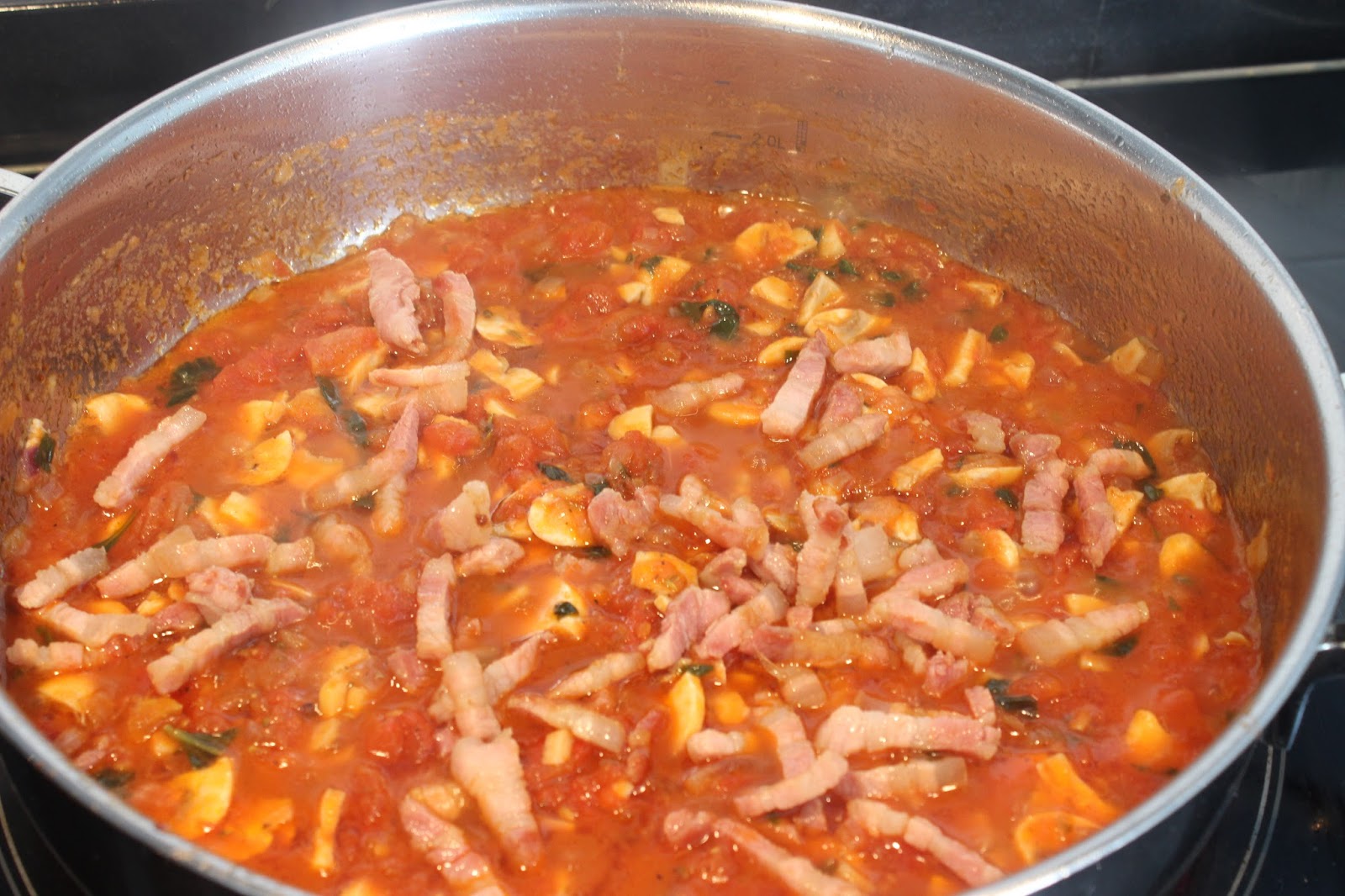 Pasta con Salsa Boscaiola al Vodka | Las Recetas de Marichu.... y las mias