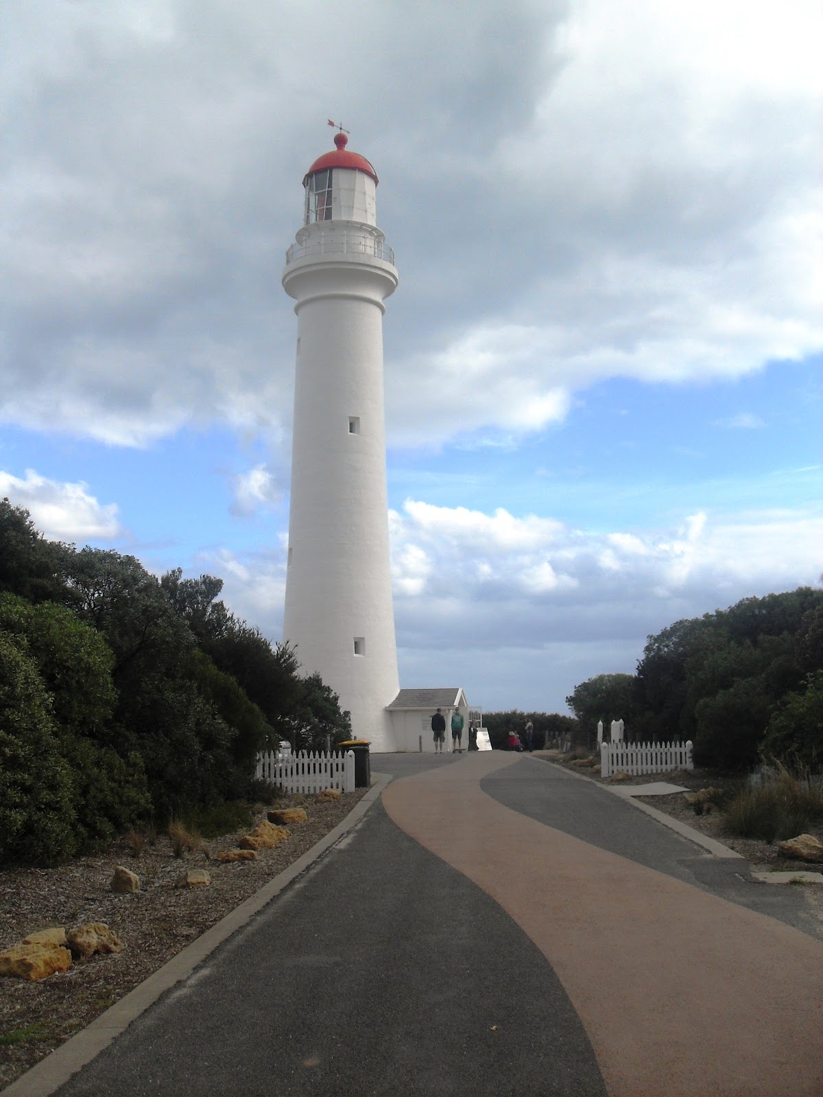 Hung Up On Retro: Split Point Lighthouse & Stables