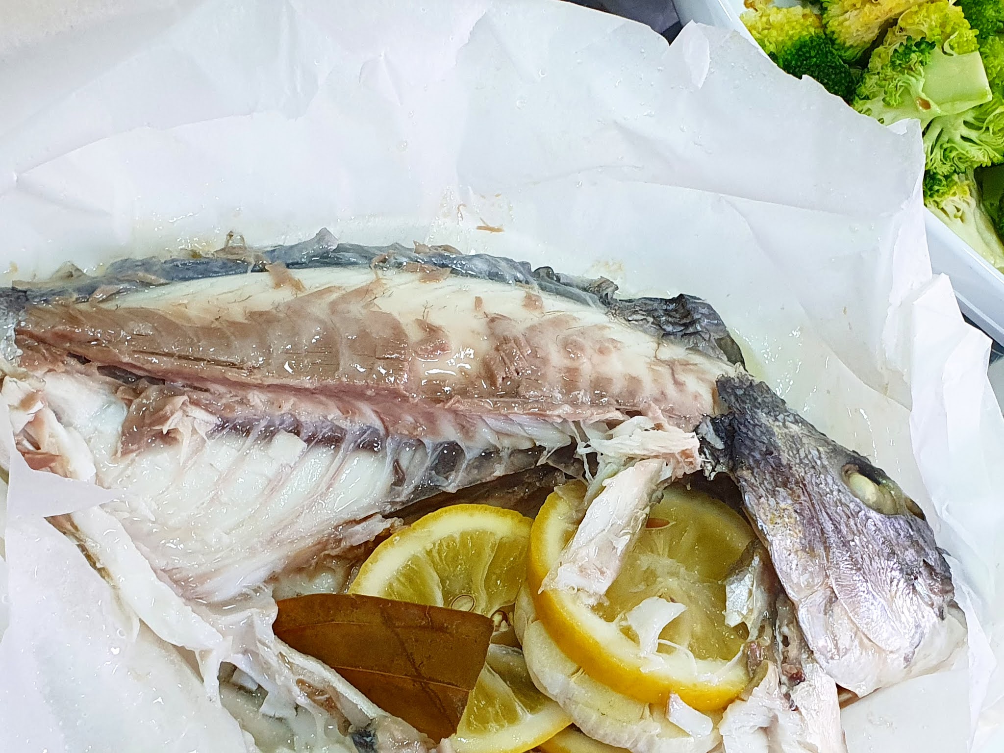 Maryam's Culinary Wonders: 1524. Whole Fish en Papillote