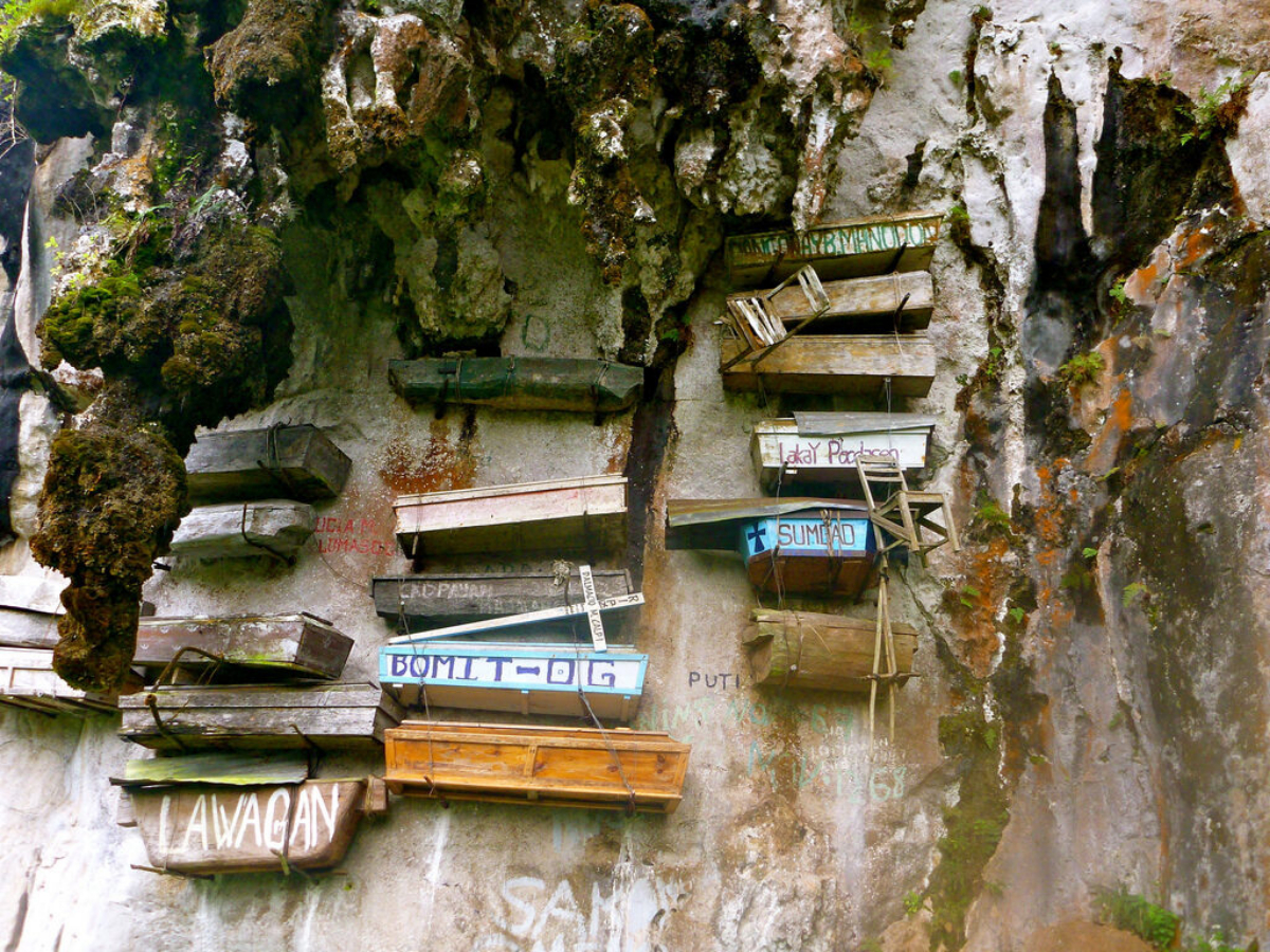 Hanging Coffins of Sagada: The Filipino Tribe That Hangs Its Dead From Cliffs ~ Vintage Everyday