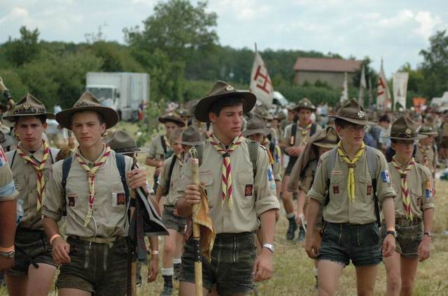 Boys in short shorts: Fit young men