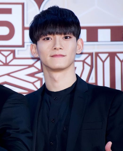 Exo Chens Private Photos With Ex Girlfriend Leaked On Sns Daily K Pop News