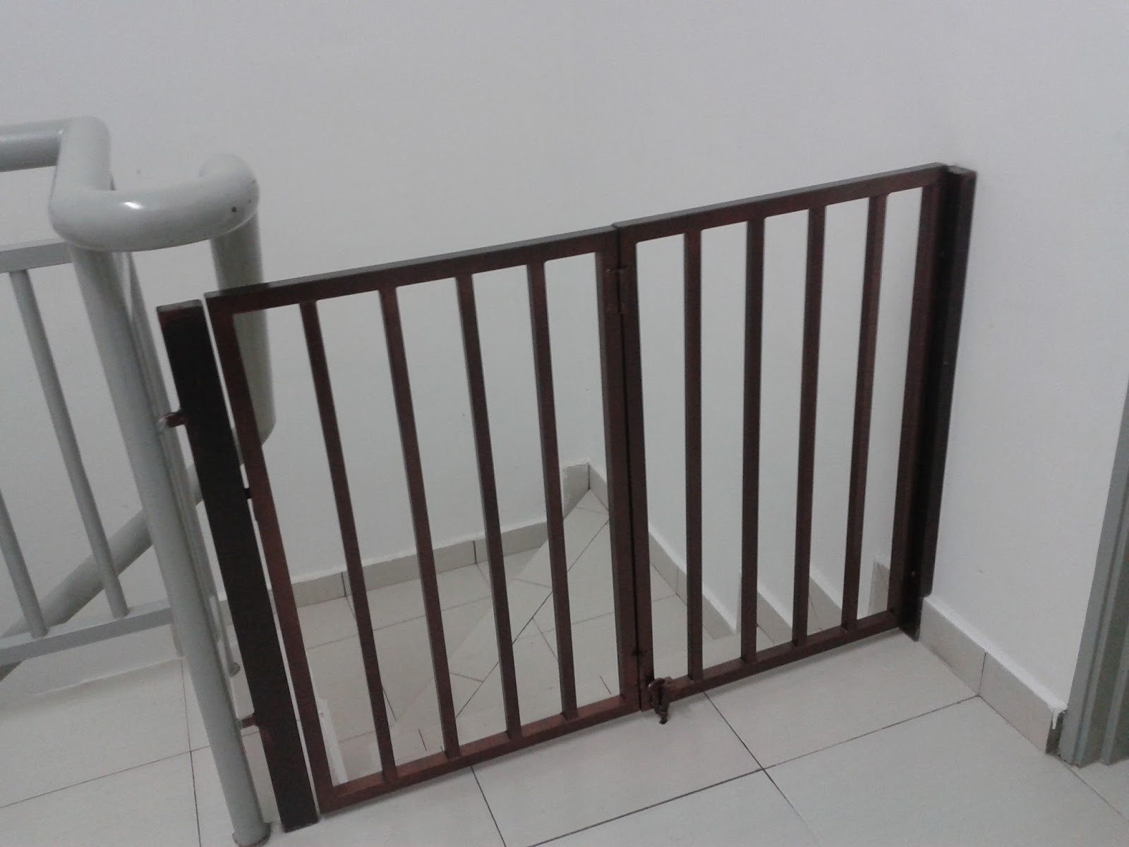 * DIARI SUMYSYA *: Grill Rumah & Pagar Utk Budak..