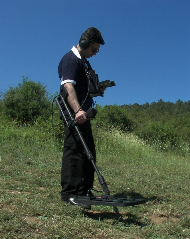 Dumpdiggers: Metal Detectors Increase Chances of Finding Treasure at ...