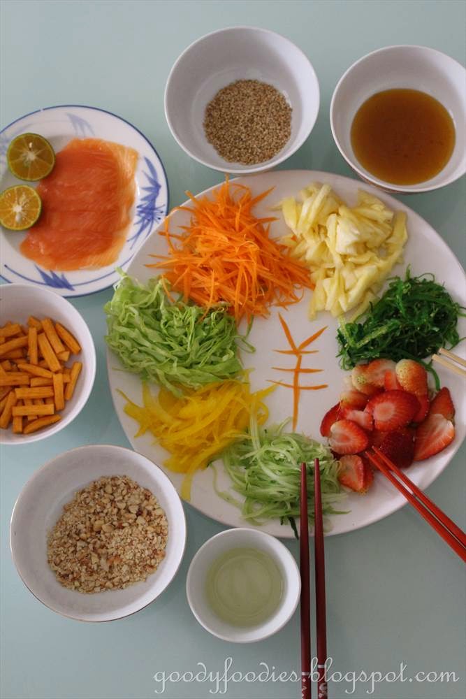 GoodyFoodies: Recipe: Salmon Yee Sang 鱼生
