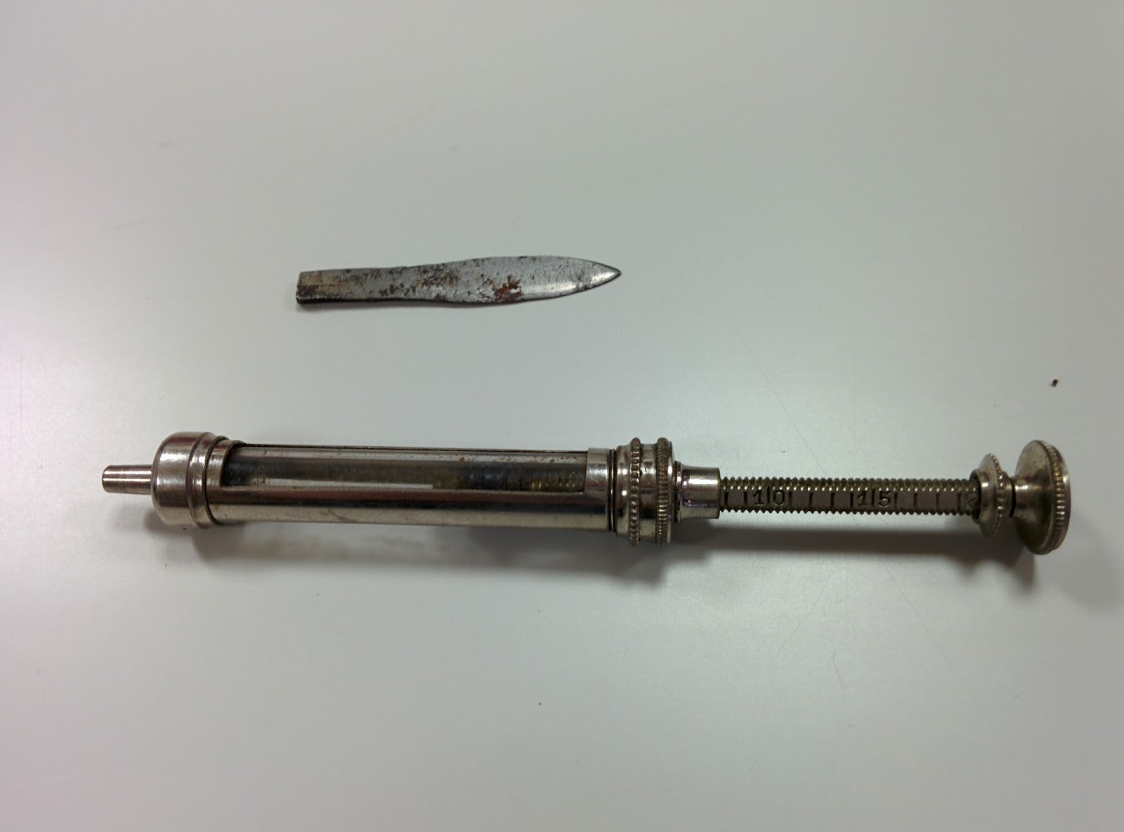 ATENCIÓN A PERSONAS EN SITUACIÓN DE DEPENDENCIA: Las primeras jeringuillas