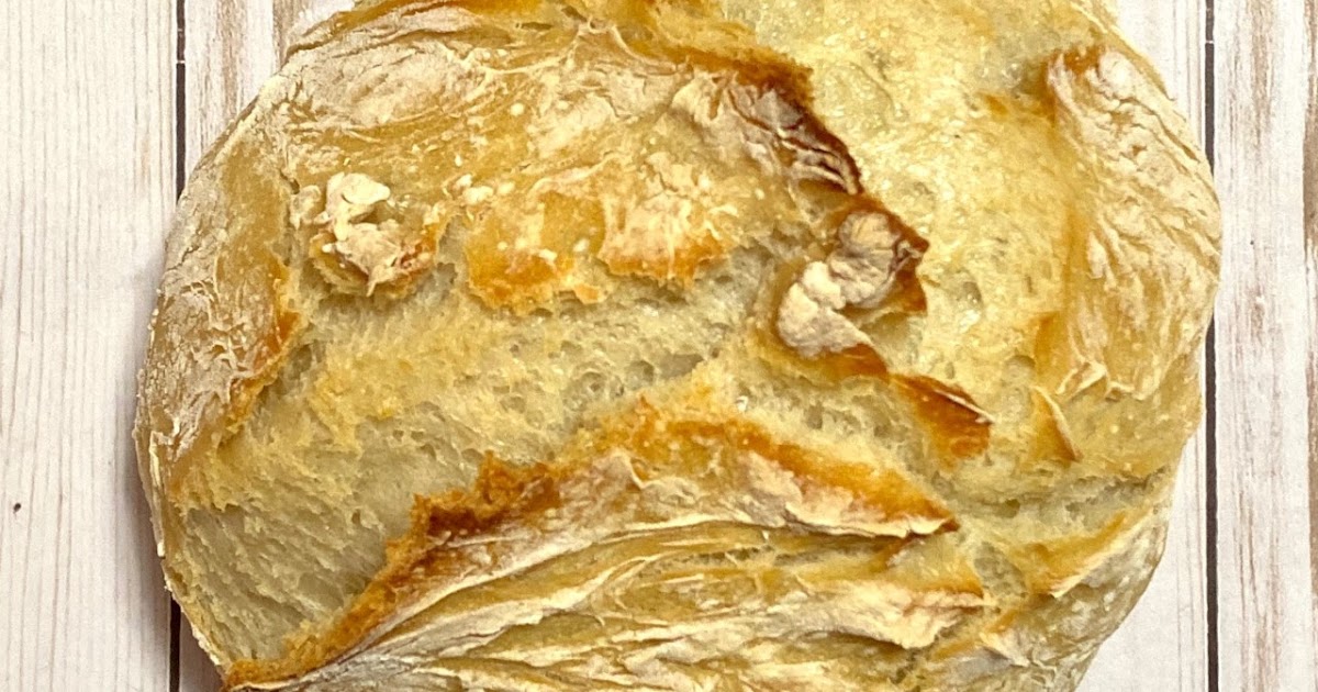 Polka-Dotty Place: 4 Ingredient Crusty Bread