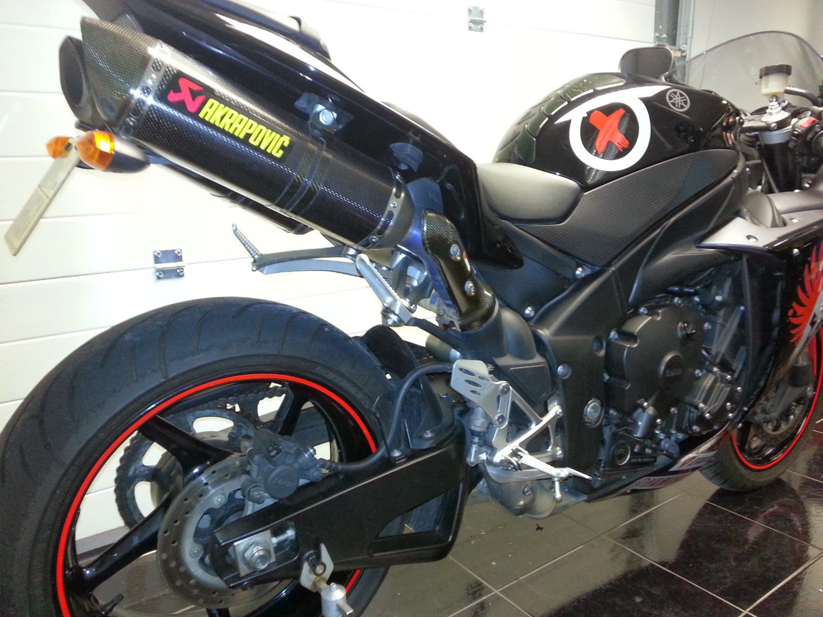 See Best Style: 2010 YAMAHA YZF R1 BIG BANG JORGE LORENZO TT REP 9K ...