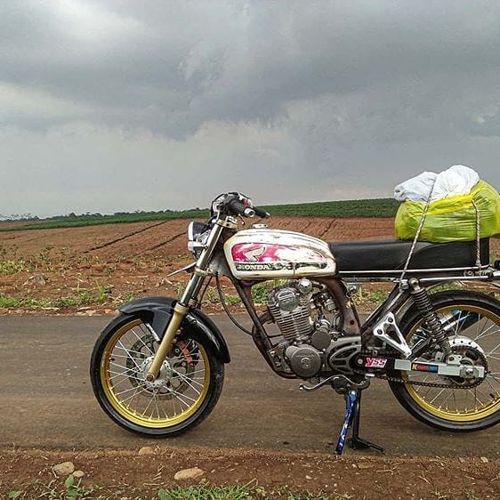 20 Gambar HD Modifikasi CB 100 Warna Putih Terbaru 2020