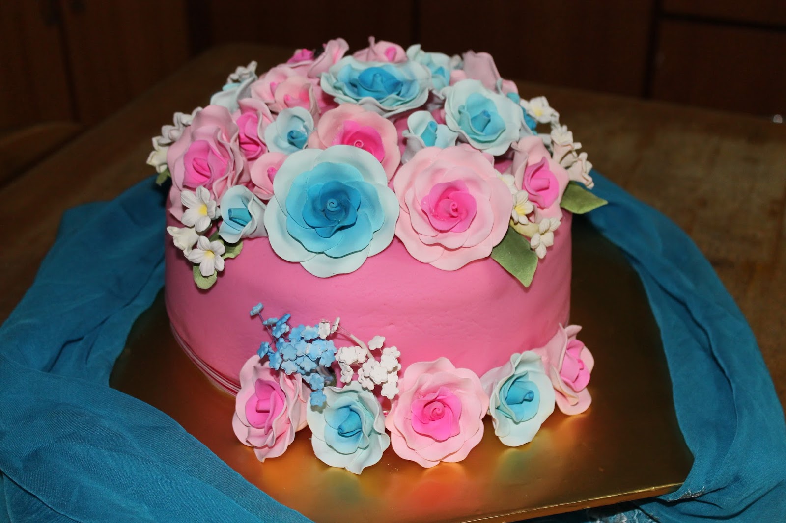 CT Hasanah Cake House: Pink and Blue Themed Wedding Cake