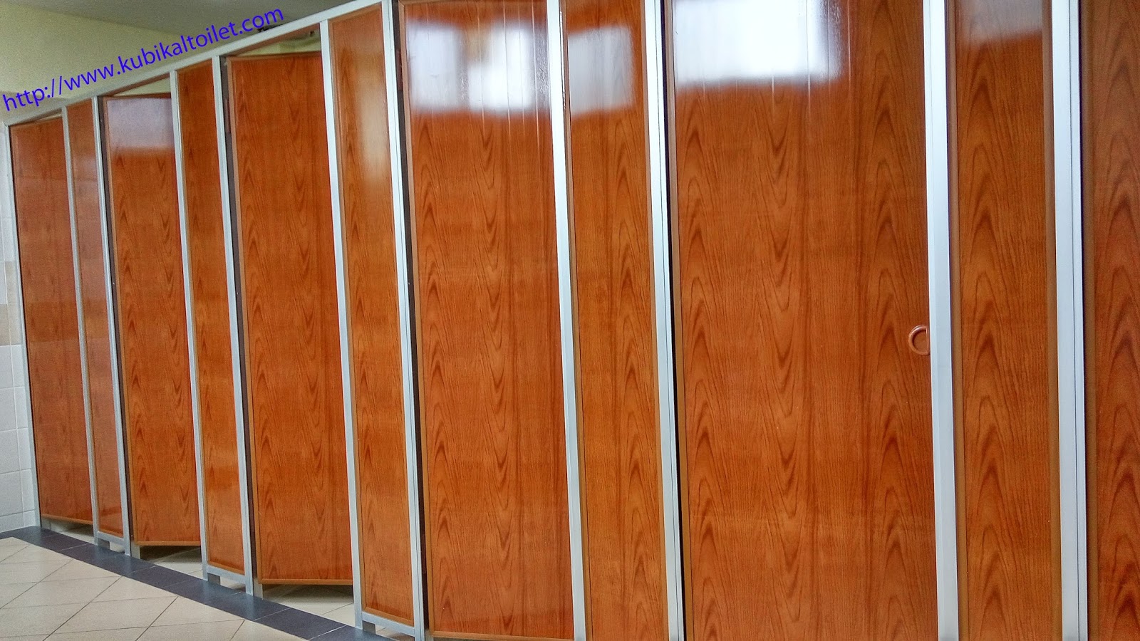 Partisi Toilet PVC Project Sekolah Kristen Ketapang 1 Jl. K.H Zainul ...