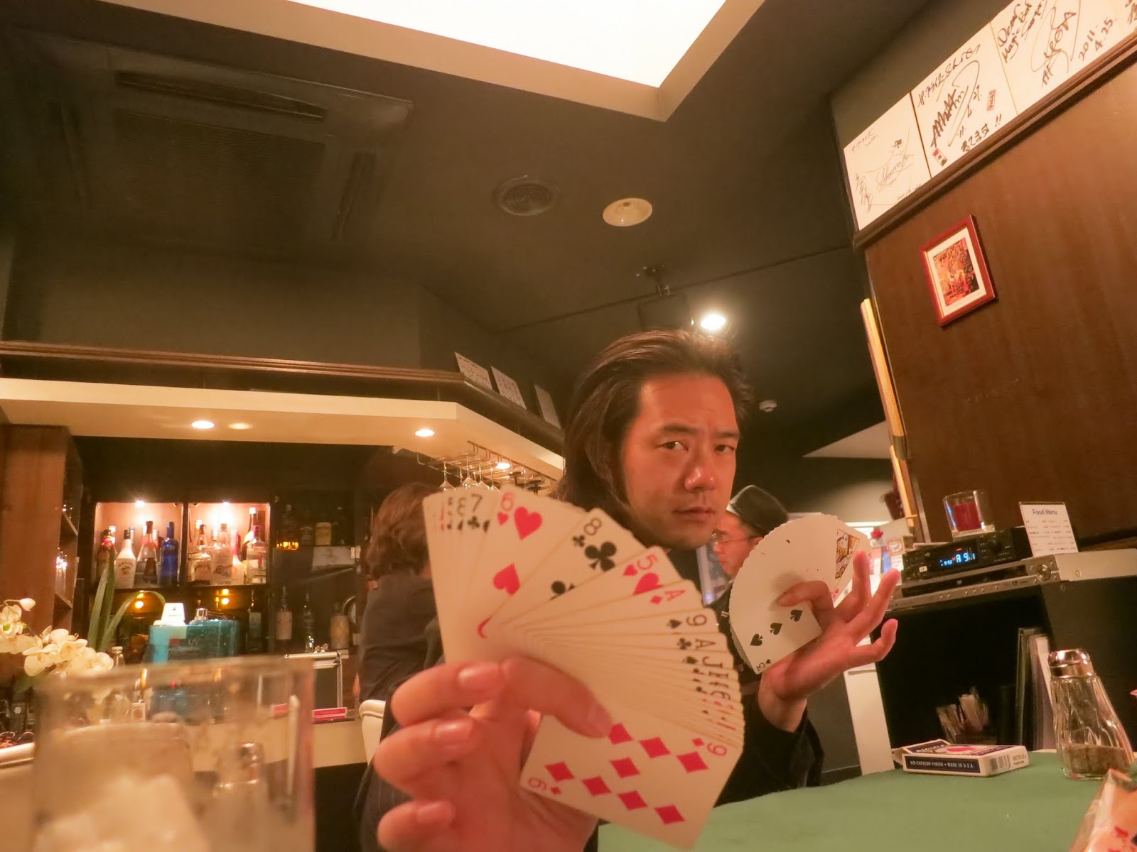 The not so extraordinary life of Jonas in Sapporo: Tokyo magic bars