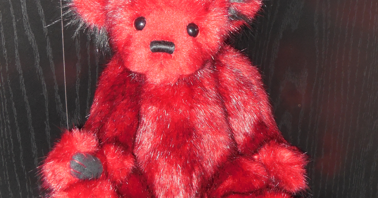 Veni Vidi Dolli: CHARLIE BEARS: Red, Orange and Yellow