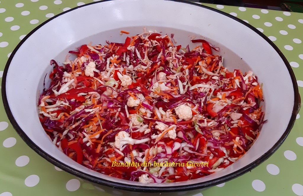 Salata de legume pentru iarna - Bunătăți din bucătăria Gicuței