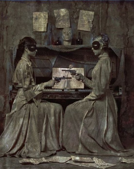 FOTOS MACABRAS #3 - FOTOS ANTIGAS ASSUSTADORAS | QUEROMEDO