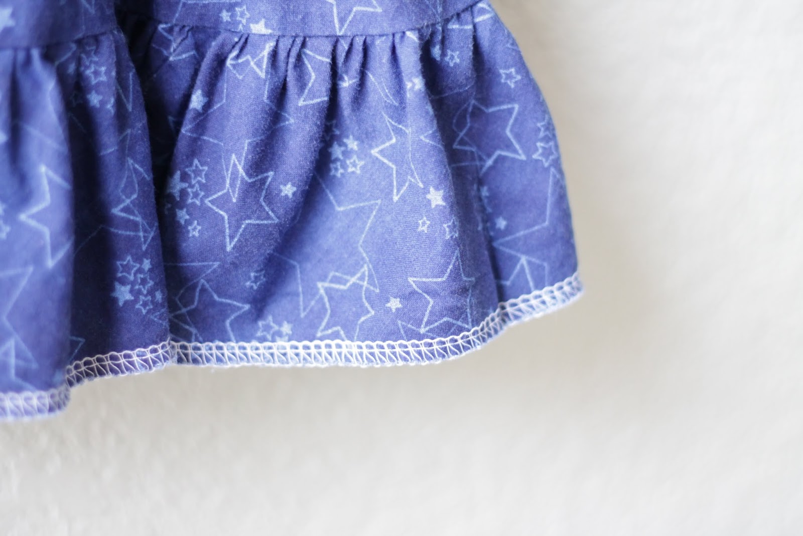 Make It Handmade: Tutorial: Super Simple Serger Ruffles