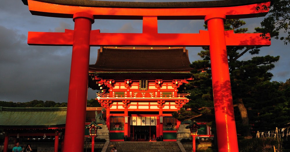 Tempat Ibadah Agama Shinto - AGAMA SHINTO