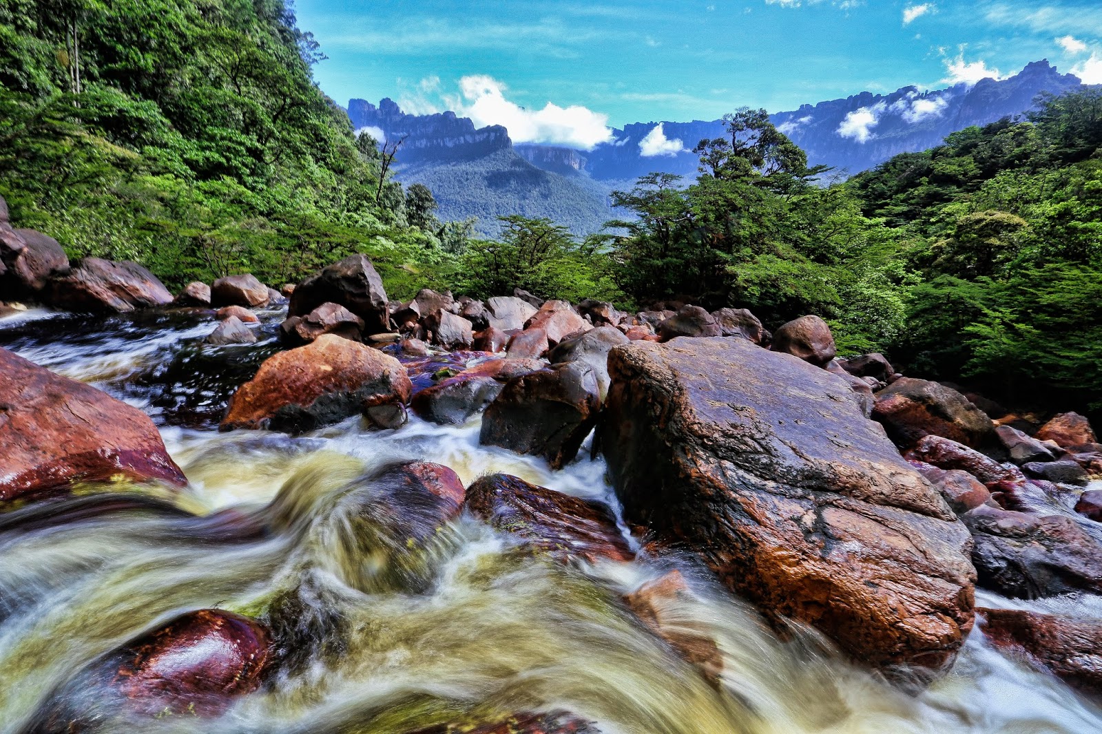 OFF THE BEATEN TRACK: Canima National Park