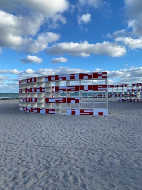 Beach installation... - The world of the Visual Arts...