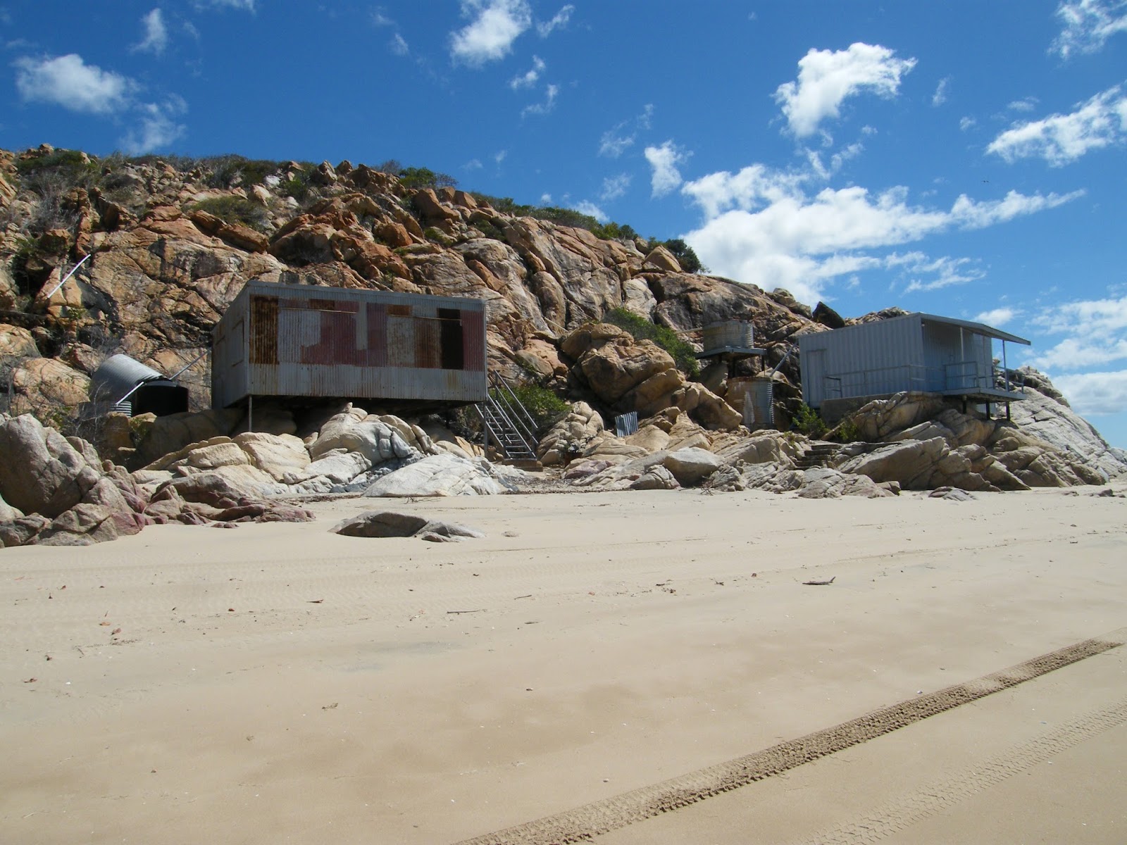 BJ and Noelle Travel Oz : Airlie Beach - Funny Dunny (Wunjunga ...