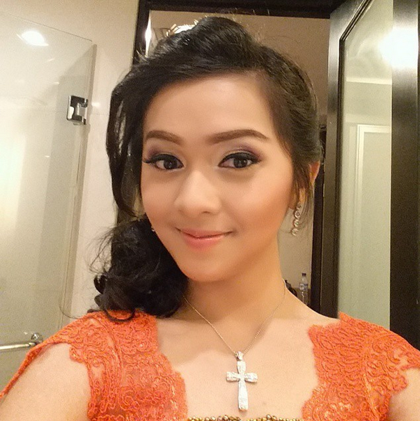 Biodata Putri Ayu Lengkap Wanita Penyanyi Seriosa Hot Sex Picture
