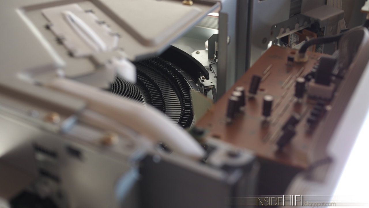 Inside Hi-Fi: Kenwood DPF-J9030