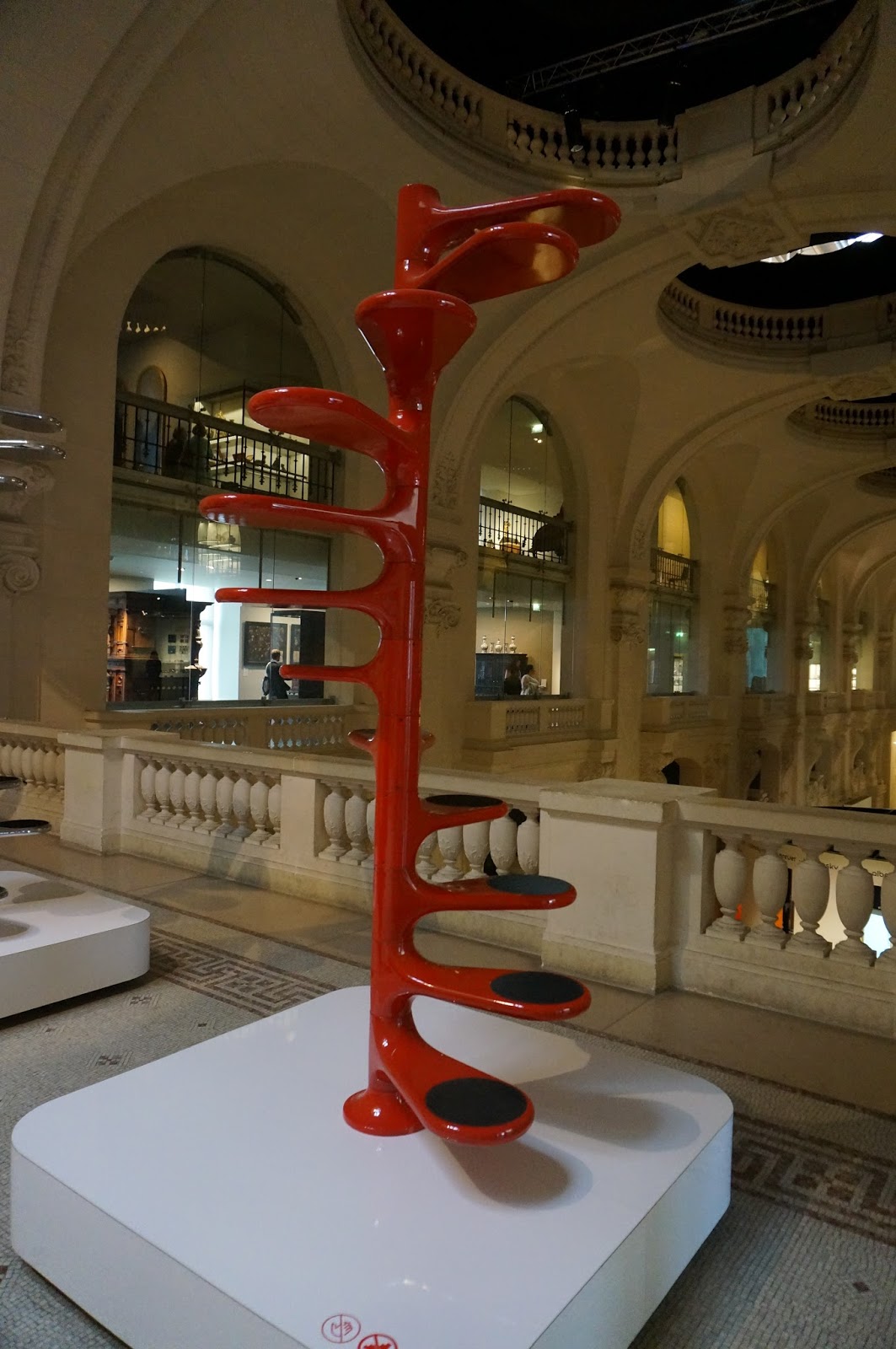 CrazeeGirl 's world !: Roger Tallon , le Design en mouvement - Les Arts ...