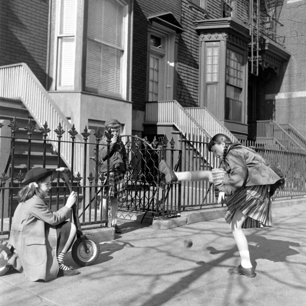 20 Sweet Photos Captured Springtime in Brooklyn in 1949 ~ Vintage Everyday
