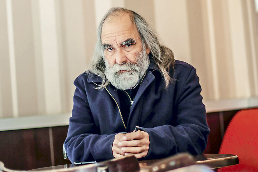 la comparecencia infinita: roberto merino / cuatro poemas