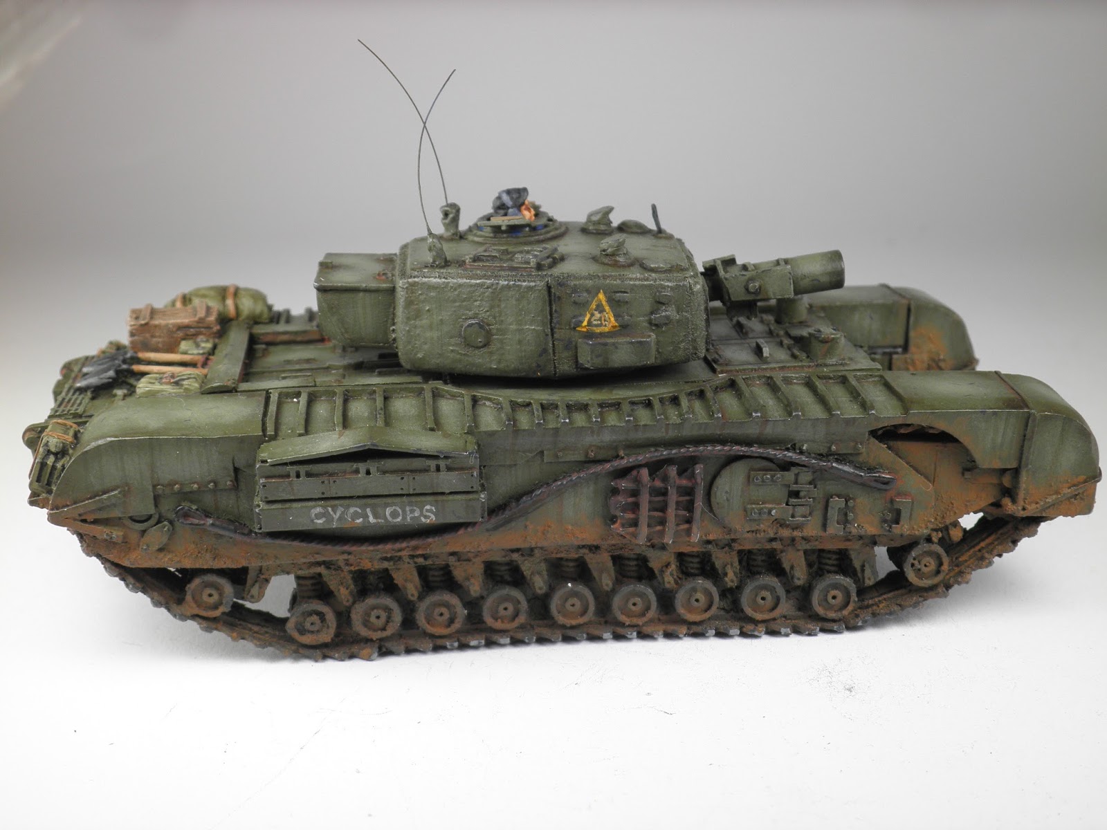 JOHN BOND's WARGAMING STUFF: CHURCHILL TANK 28mm + SCRATCH BUILD AVRE ...