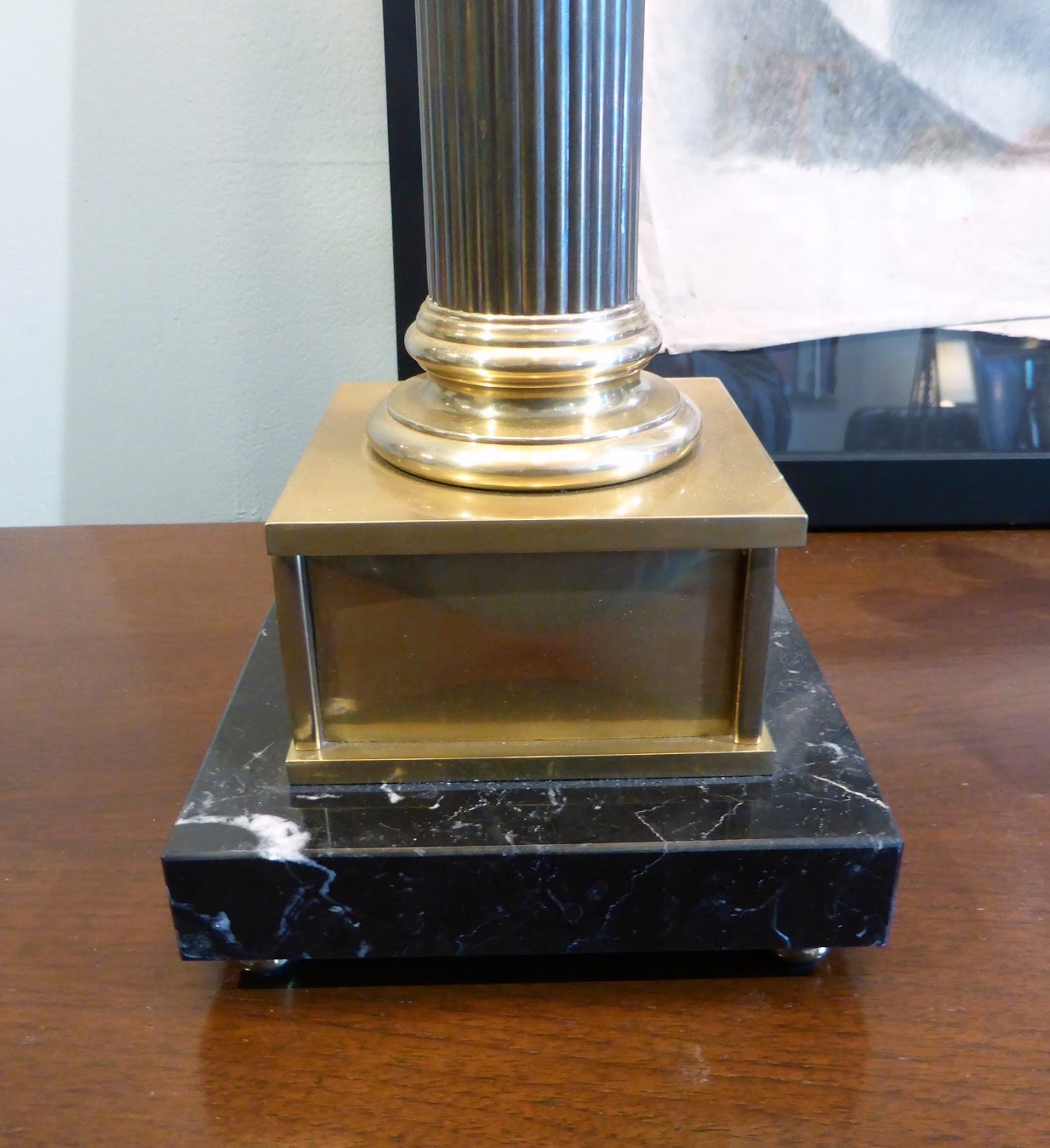 MICHAEL THOMAS : Neoclassical Lamp