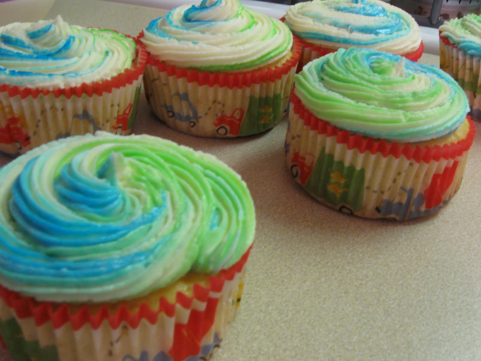 Cattapan's Cookies & Cakes: How to Stripe Your Icing