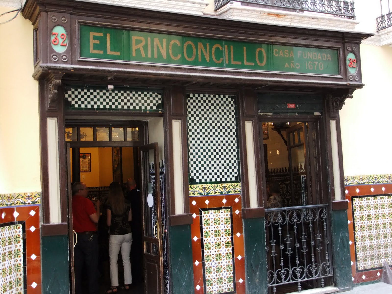 COMEMOS DE CHIRIPA: El Rinconcillo (Sevilla)