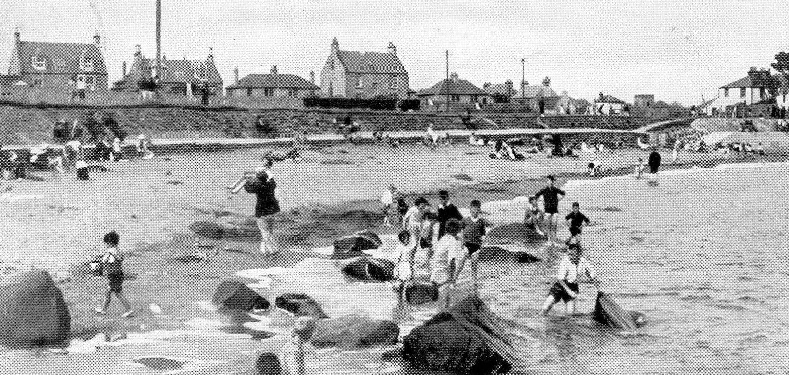 Tour Scotland: Old Photograph Billowness Beach Anstruther Scotland