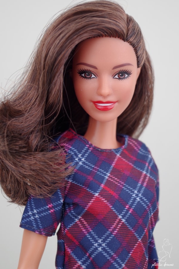 Plastic Dreams Dolls :: Barbie et miniatures: Fashionistas Barbie Doll ...
